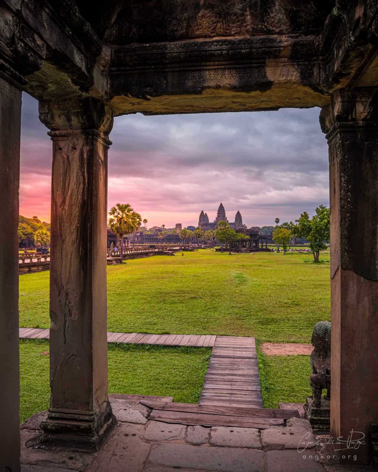 Angkor Wat | Ancient Stone City